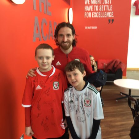 Football fan Owain meets the Welsh football team - Young Lives vs Cancer