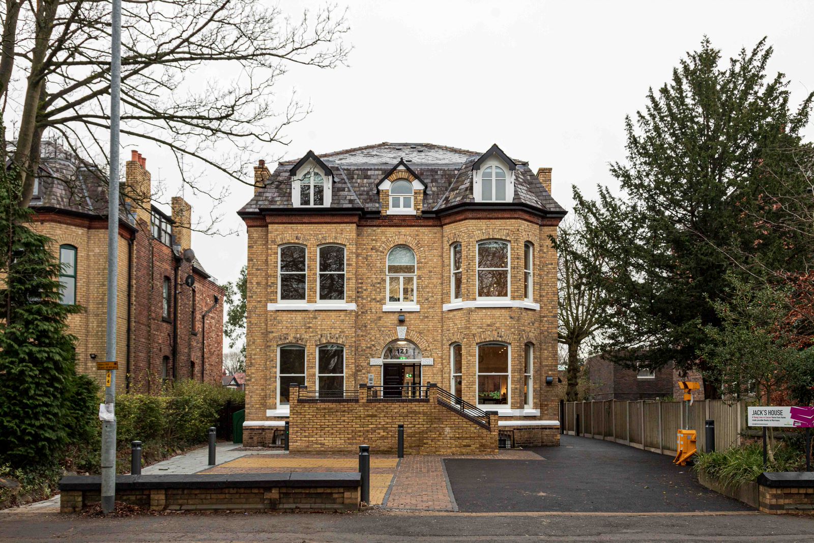 Jack's House Manchester for free accommodation near hospital - Young ...